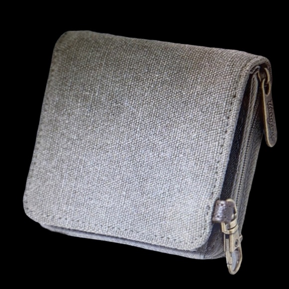 thirty-one | Bags | Thirtyone Clip N Zip Wallet Vintage Olive | Poshmark